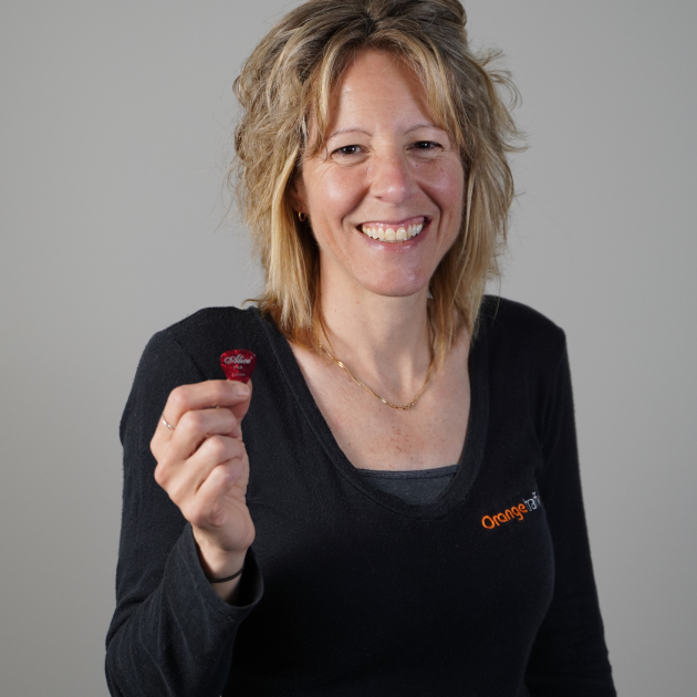 Caroline Dubé hover@2x - Orange Traffic inc.