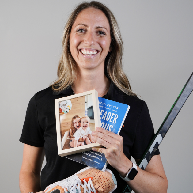 Stéphanie Fugère hover@2x - Orange Traffic inc.